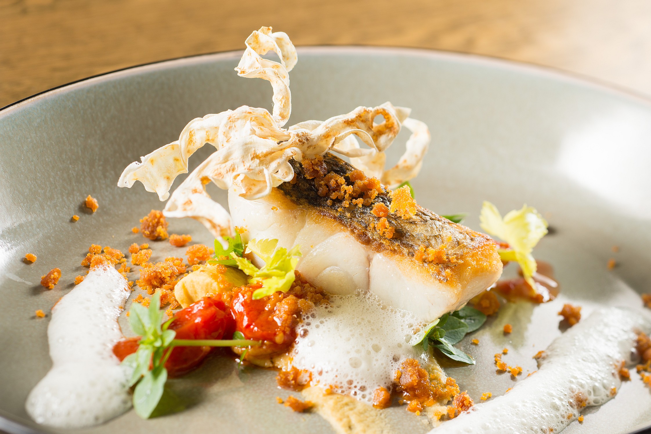 Speisen im Fischrestaurant – der richtige Umgang mit Fischgräten ...